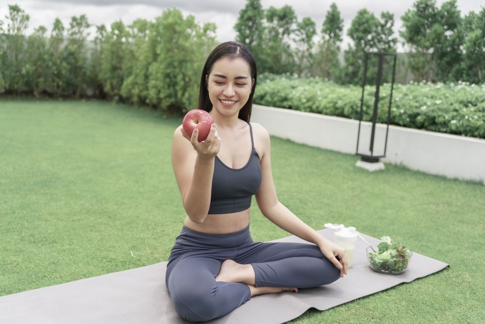 What to Eat Before Yoga - GLXYOGA